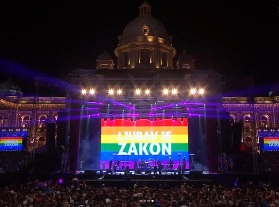 LGBT zastava na novogodišnjem koncertu Marije Šerifović ⋆ Radio Titograd